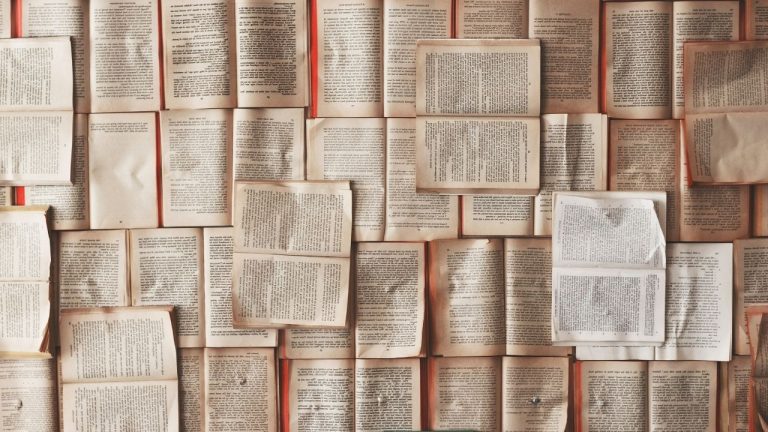 Proses Penerbitan Buku dari Naskah Mentah ke Buku Siap Terbit - Ruang ...