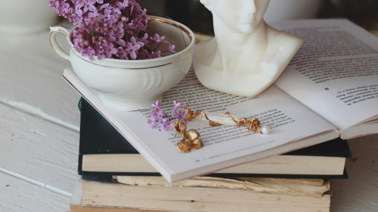 3 Jenis Penerbitan Buku yang Populer di Indonesia - Ruang Akademisi